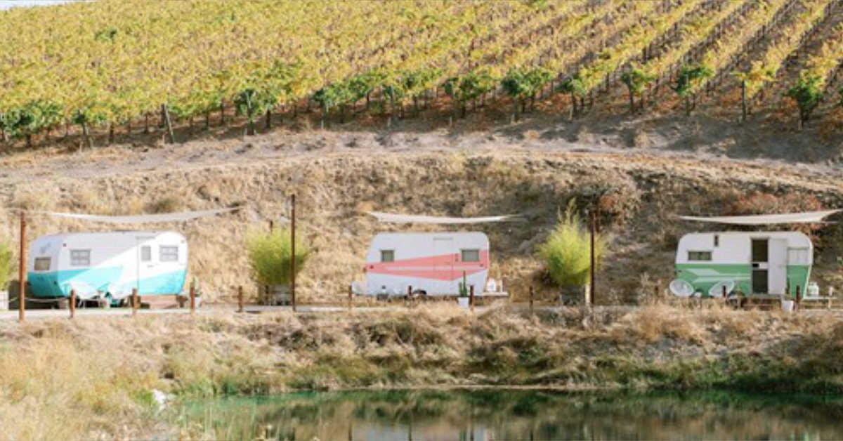 Spend A Weekend Drinking Wine In Vintage Campers At This Charming Vineyard