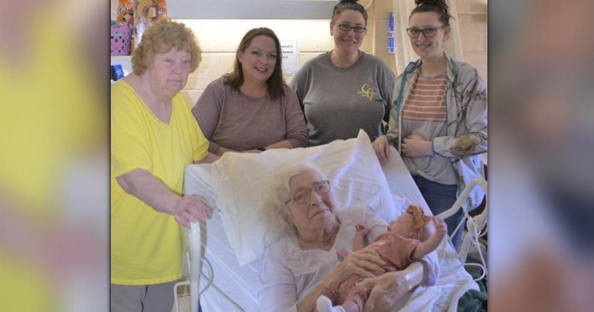 6 generations captured in 1 family photo as woman meets her great-great ...