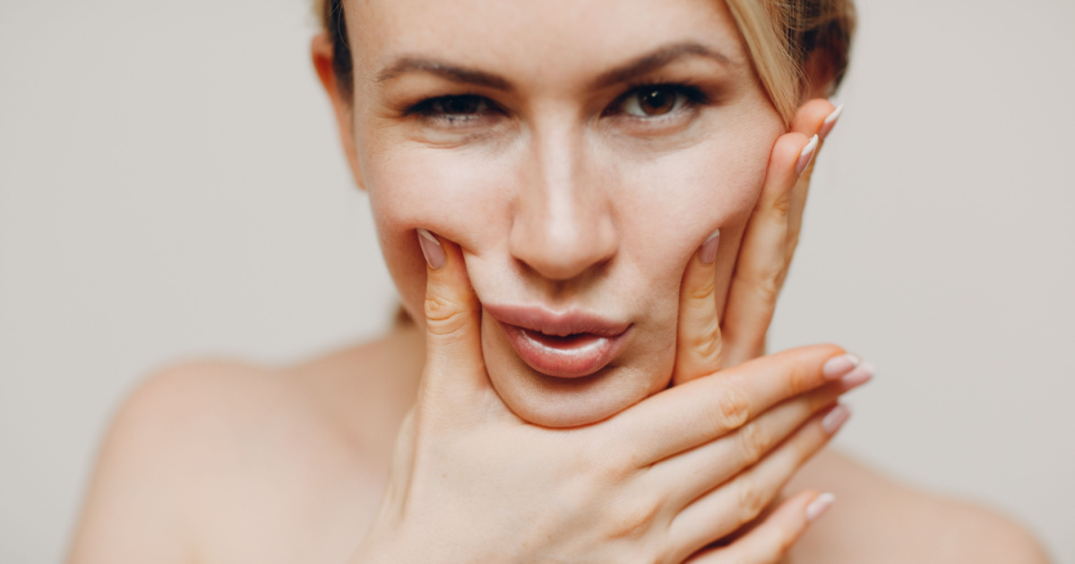 The Benefits of Kissing in a Relationship, According To Psychology