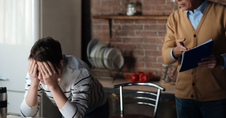 12 Harmful things Parents Do To Their Kids Without Realizing It