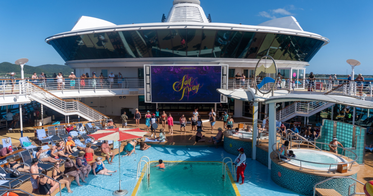 Cruise Ship Vacations: Expectation vs. Reality