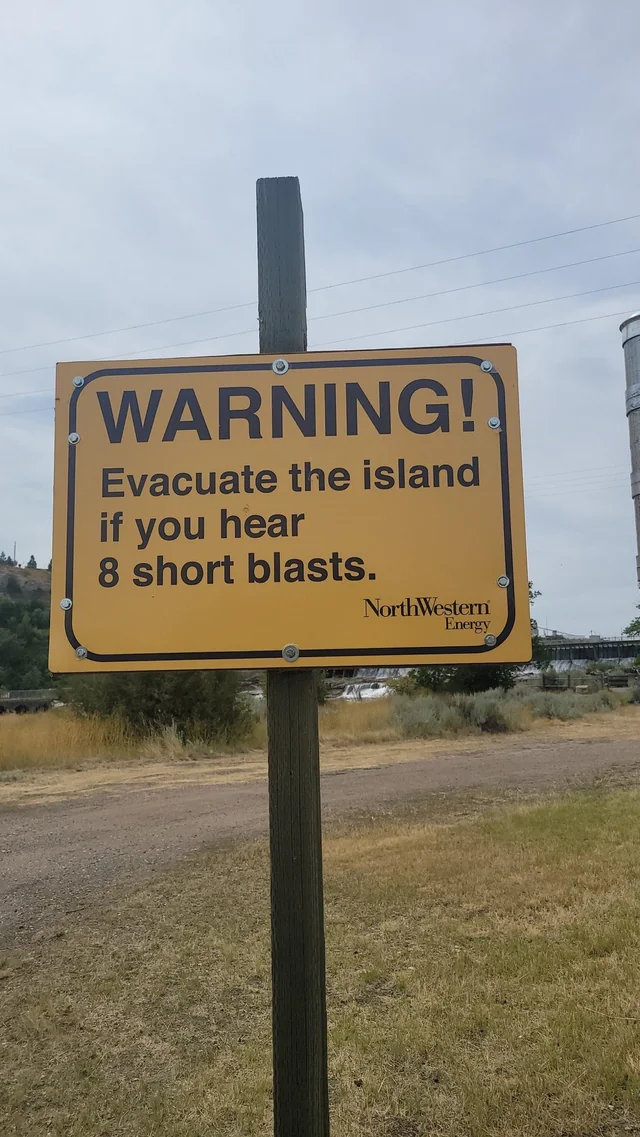 25 Times People Found The Scariest Signs And Shared Them Online