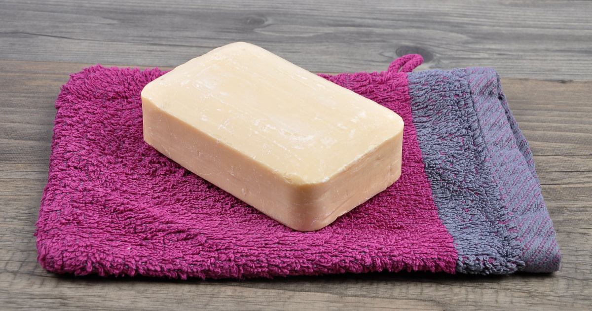 10 Ways To Remove Grease From Kitchen Cabinets