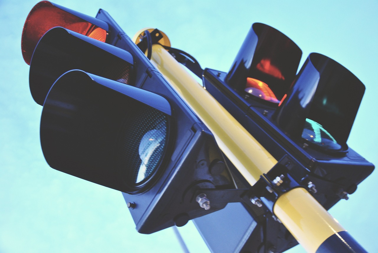 If You’re Stuck At a Stoplight, Here’s How to Let The Sensor Know