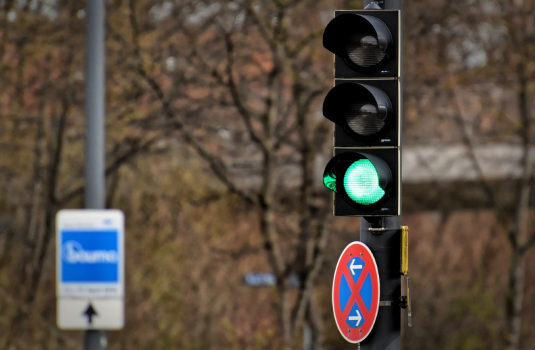 If You’re Stuck At a Stoplight, Here’s How to Let The Sensor Know