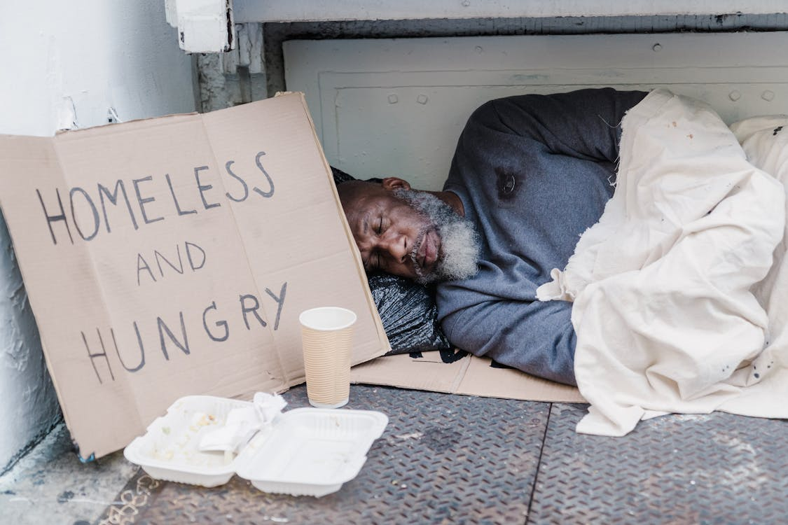 Millionaire Dresses as Homeless Man and Secretly Visits His Company - a ...