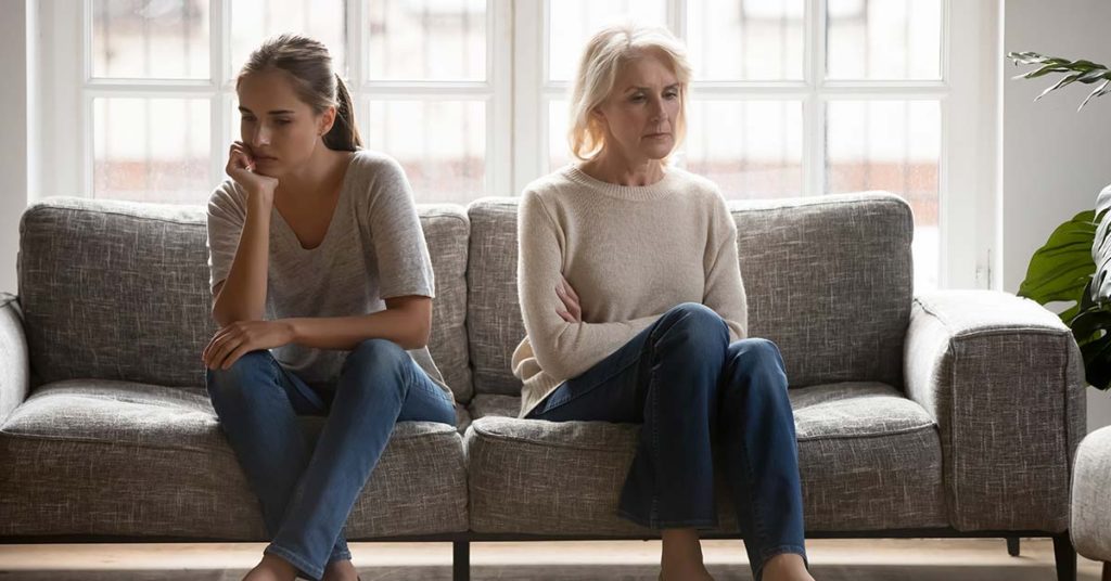 25 Signs Your Mother May Be a Toxic Person